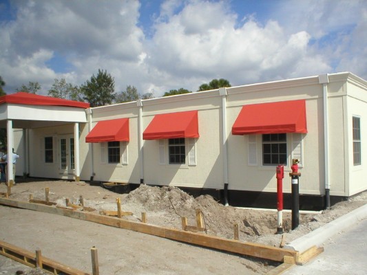 modular-building-with-red-canopy-533x400 - Avon Modular